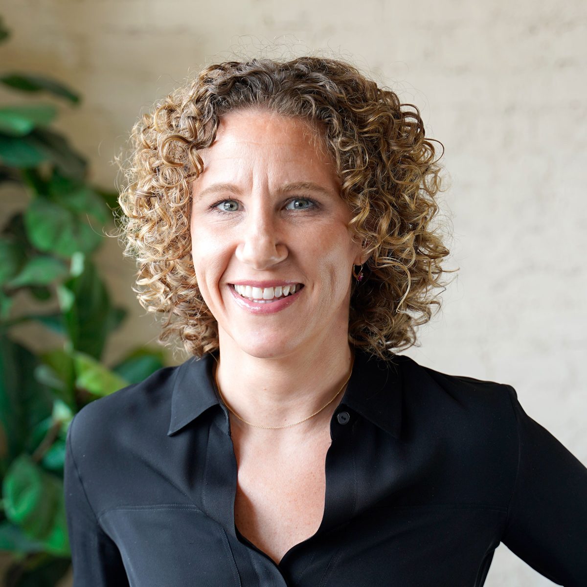 Gina-Thomas - The Paramount Group